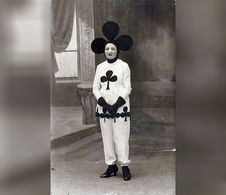 20 Incredibly Unsettling Vintage Halloween Costumes That Will Give You ...