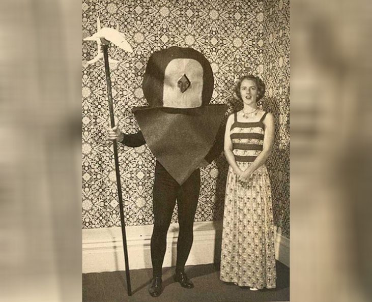 20 Incredibly Unsettling Vintage Halloween Costumes That Will Give You ...