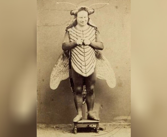 20 Incredibly Unsettling Vintage Halloween Costumes That Will Give You ...