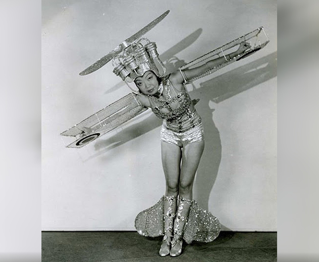 20 Incredibly Unsettling Vintage Halloween Costumes That Will Give You ...