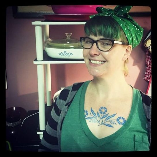 Your Grandmother Would Totally Approve Of These Vintage Pyrex Pattern ...